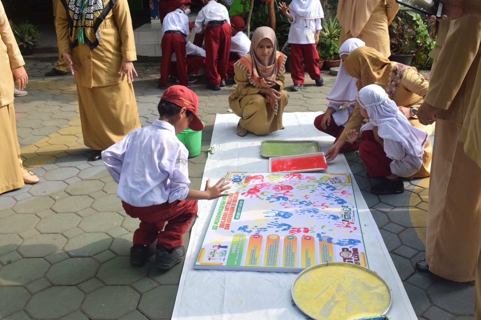 Deklarasi Anti Perundungan di Smupa (SD Muhammadiyah Pakem) Diikuti 534 ...
